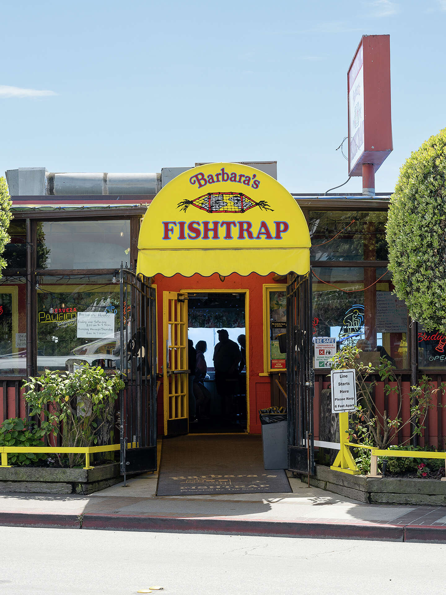 People wait an hour for calamari at this Bay Area fish shack