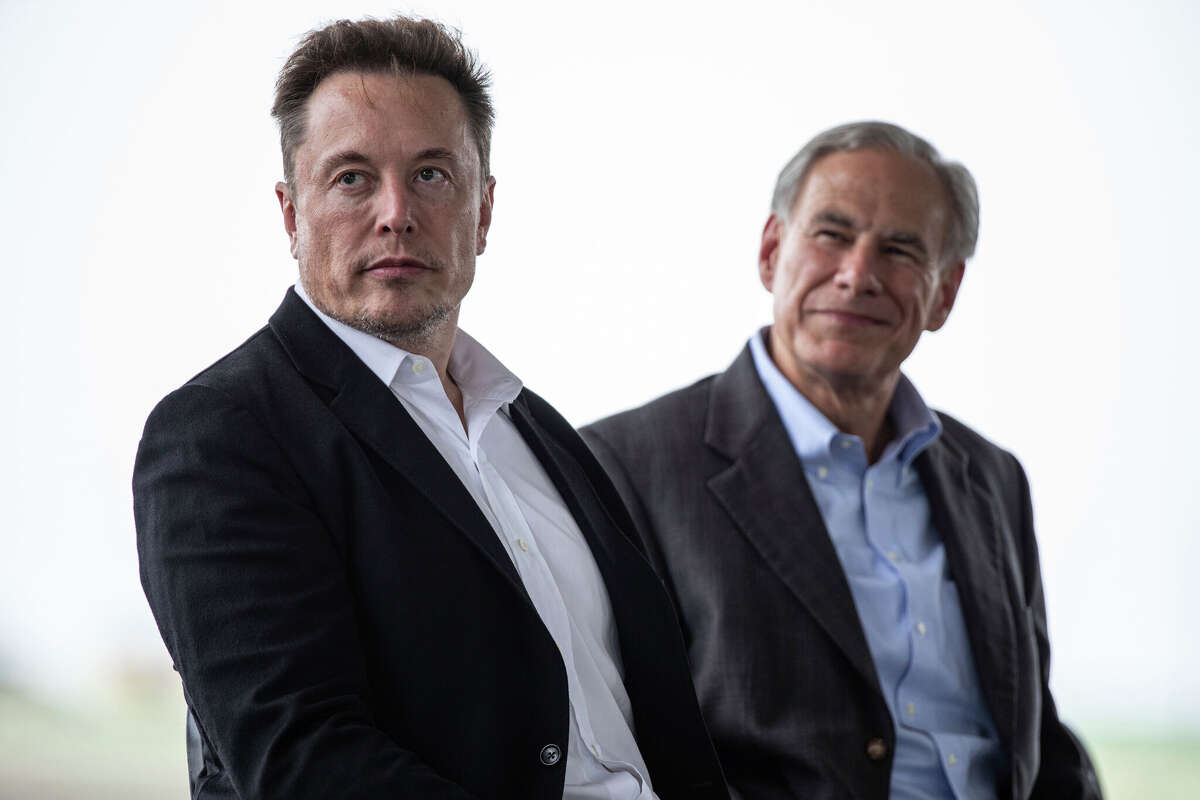 Abbott and Musk in South Texas to celebrate Tesla lithium refinery