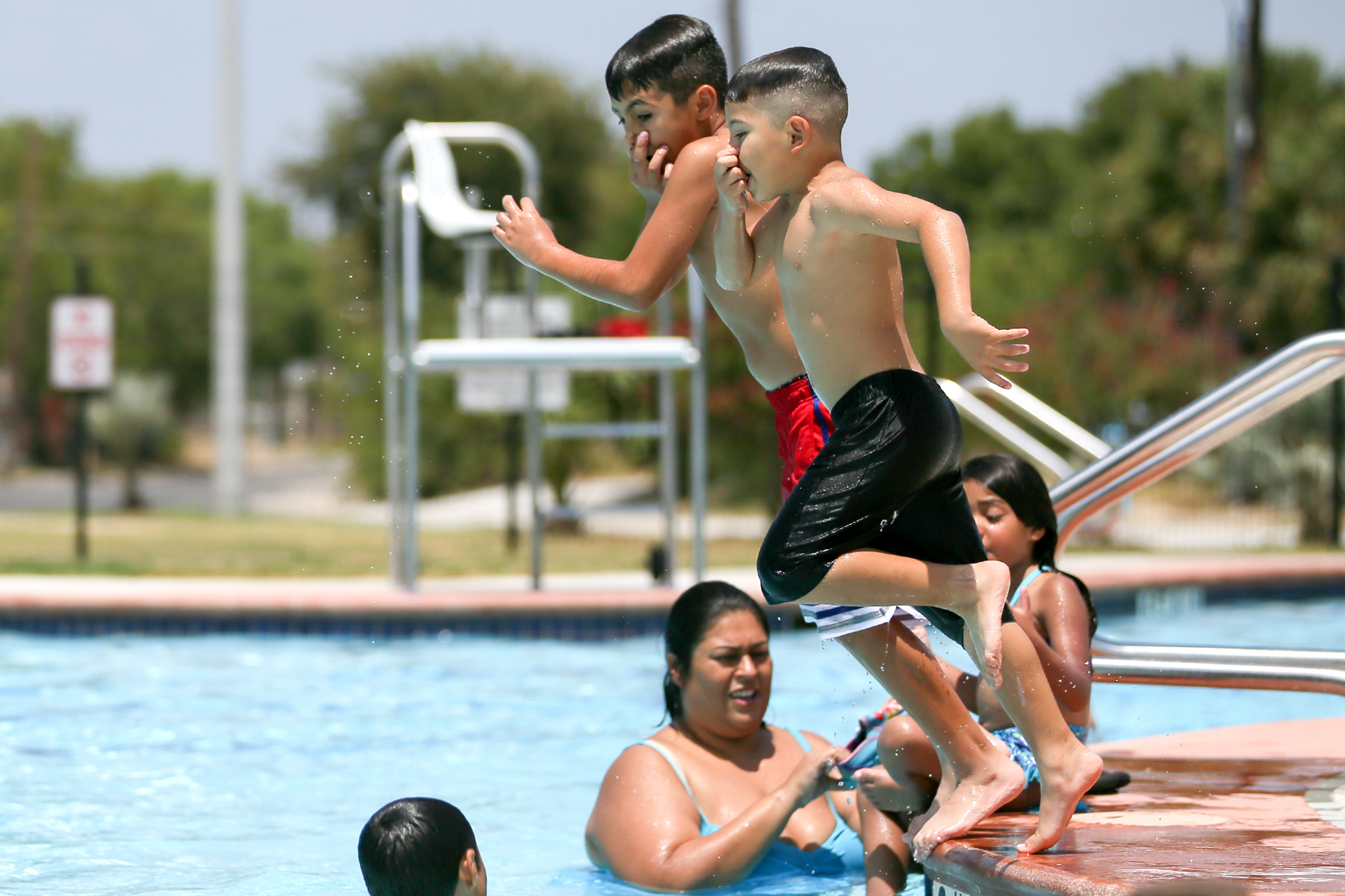 San Antonio's public pools to open for free this weekend