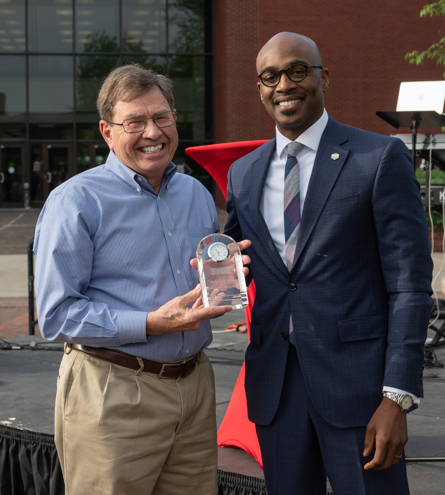 SIUE Distinguished Service Award to Stephen Hansen