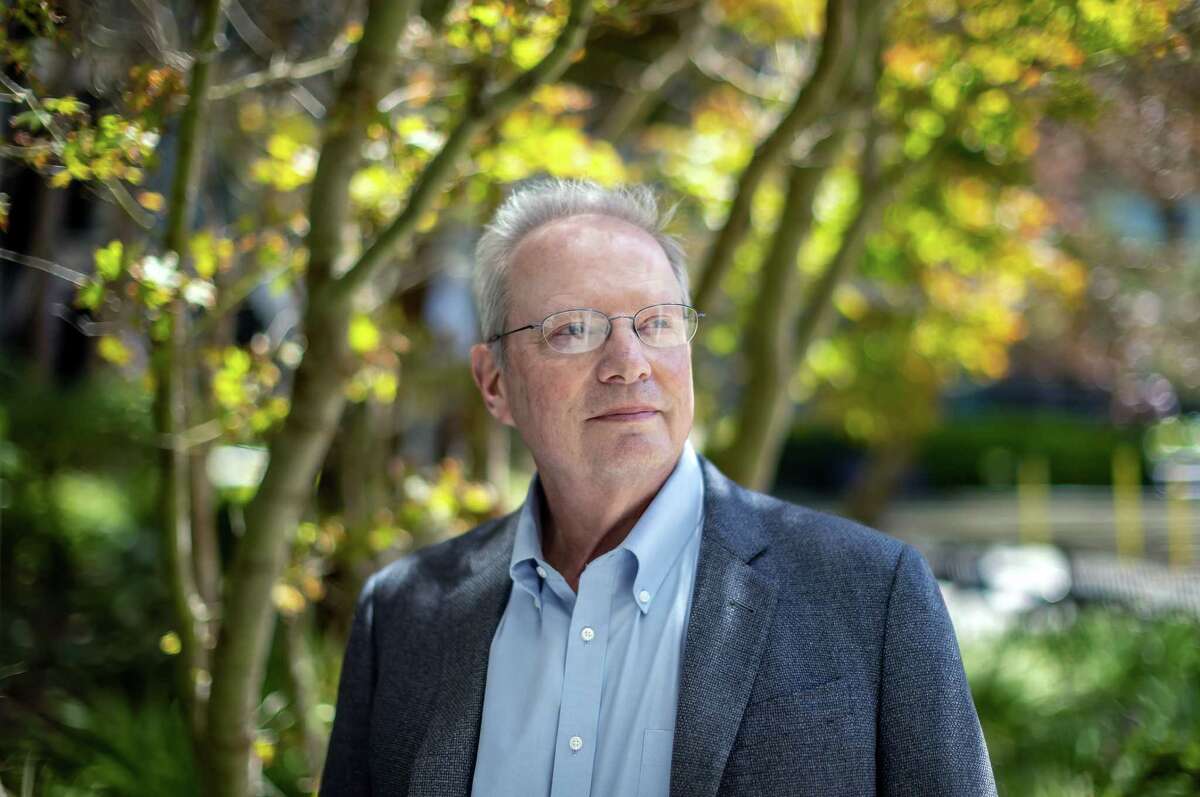 COVID at new ‘tipping point’ says UCSF’s Bob Wachter, experts