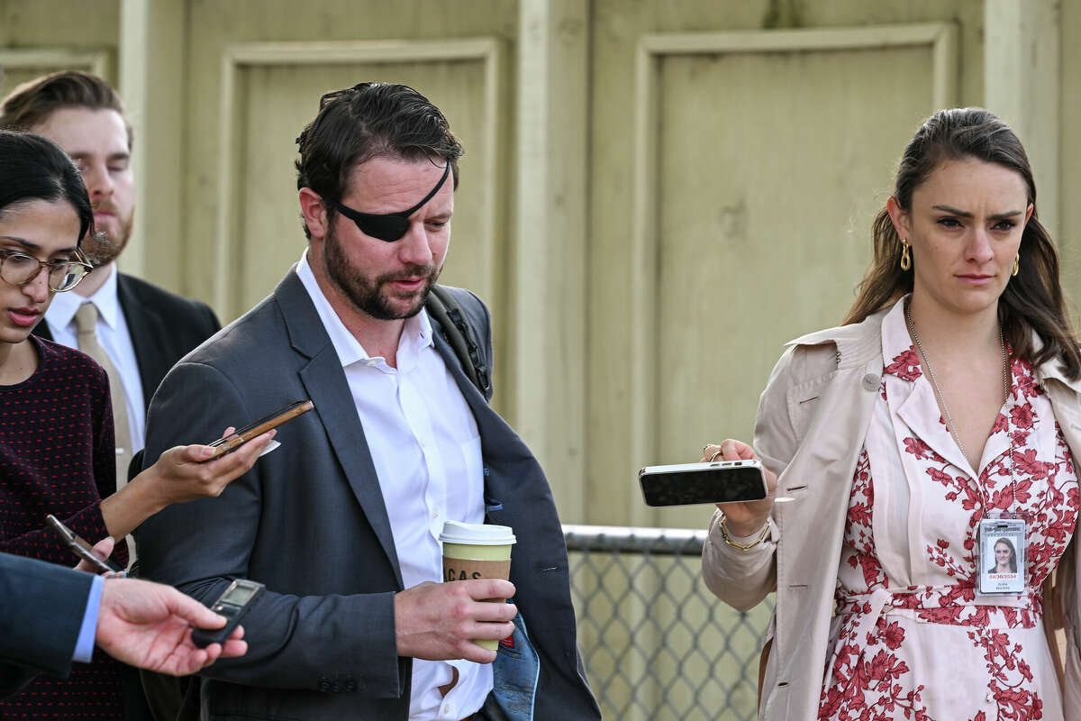 Dan Crenshaw breaks from House Republicans on border security bill