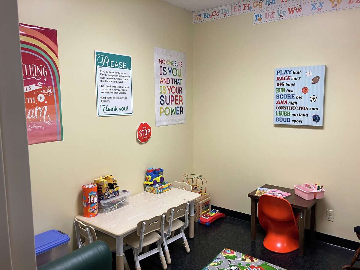 Volunteers transform stark DCF visiting rooms in Manchester