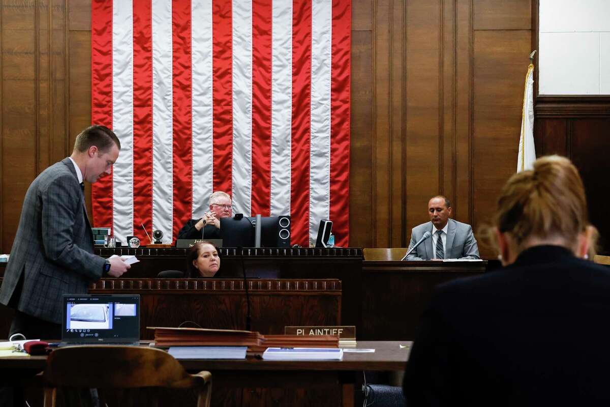 Police reveal new details in Oakland toddler's freeway shooting death