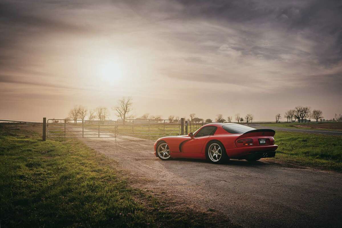 Vintage Dodge Viper GTS still shows no mercy