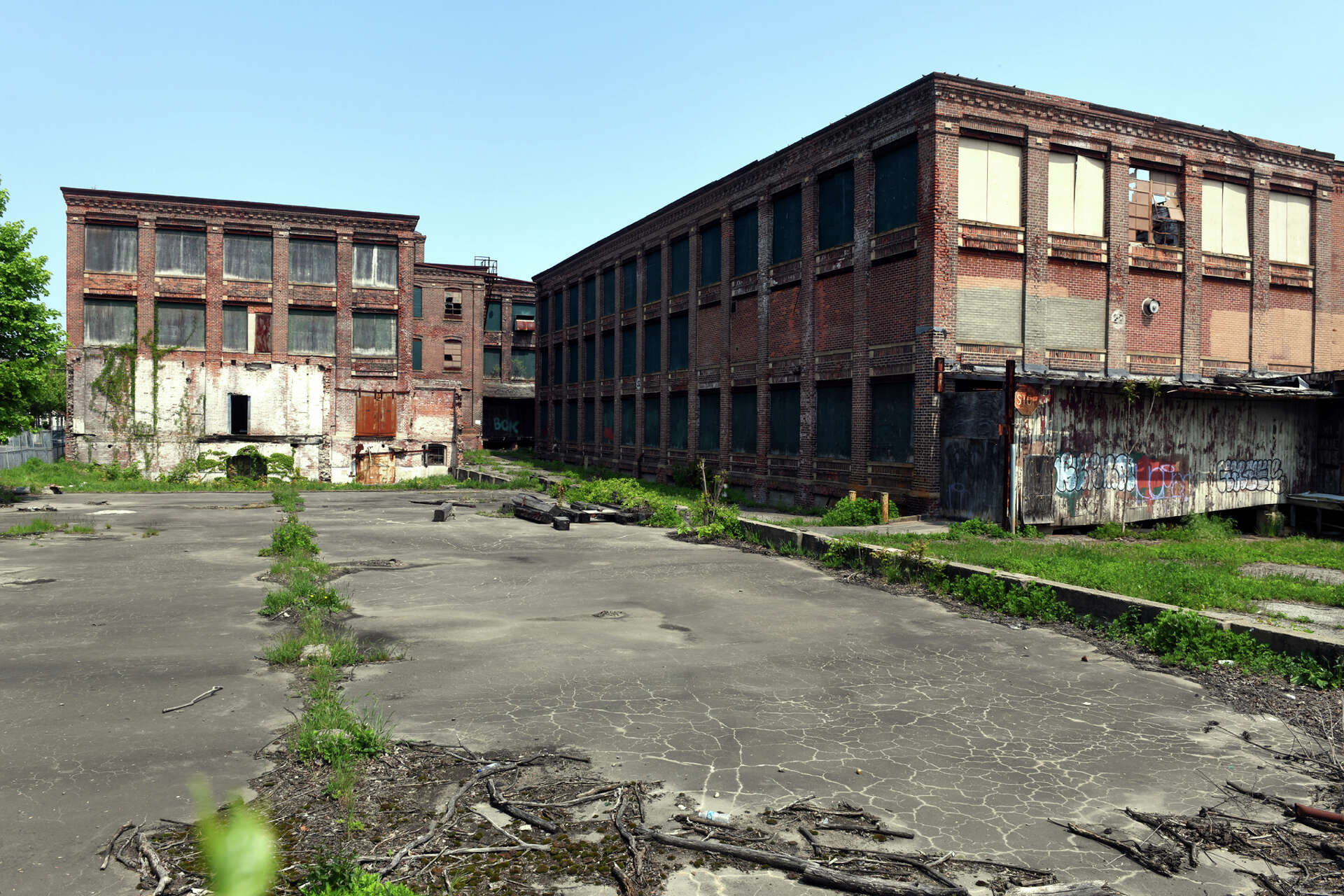 Bridgeport seeks to take over blighted Warnaco factory
