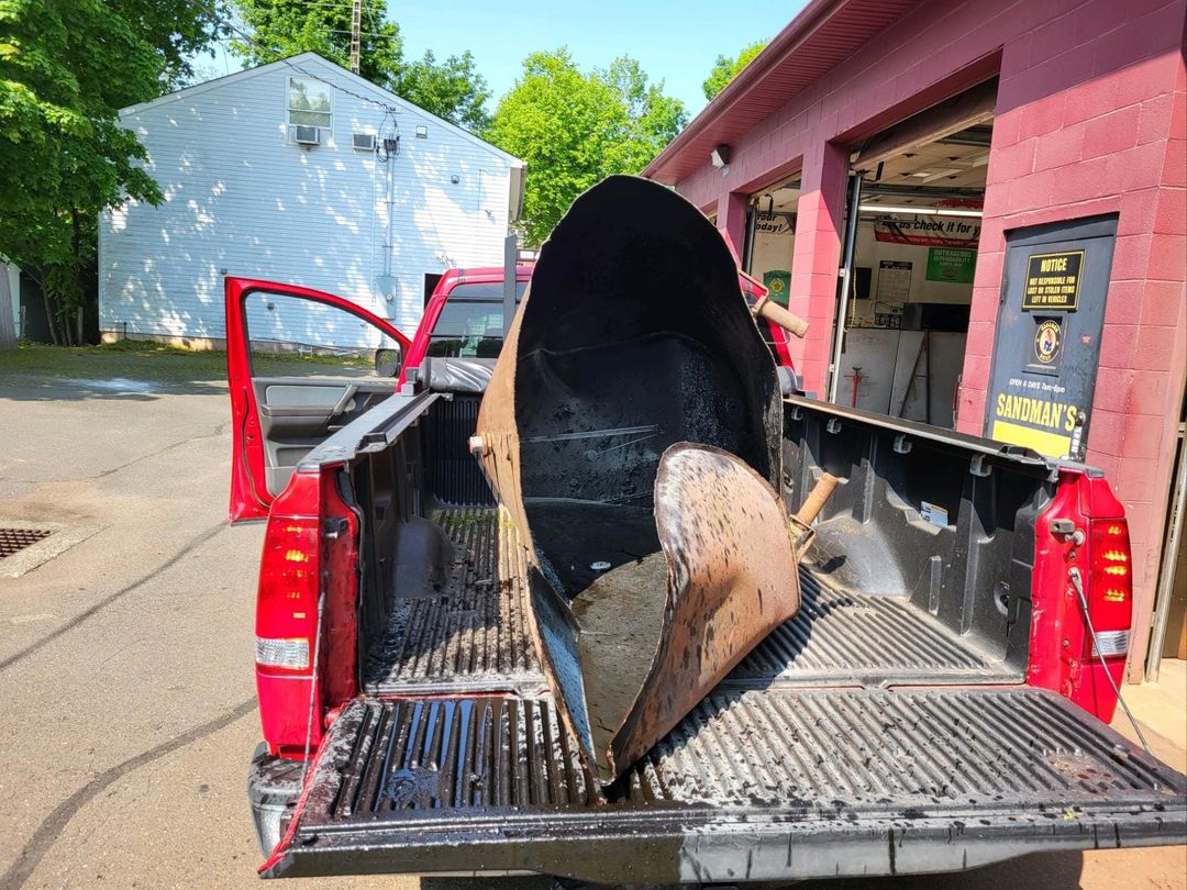 Manchester auto body shop explosion injures 2 people, police say