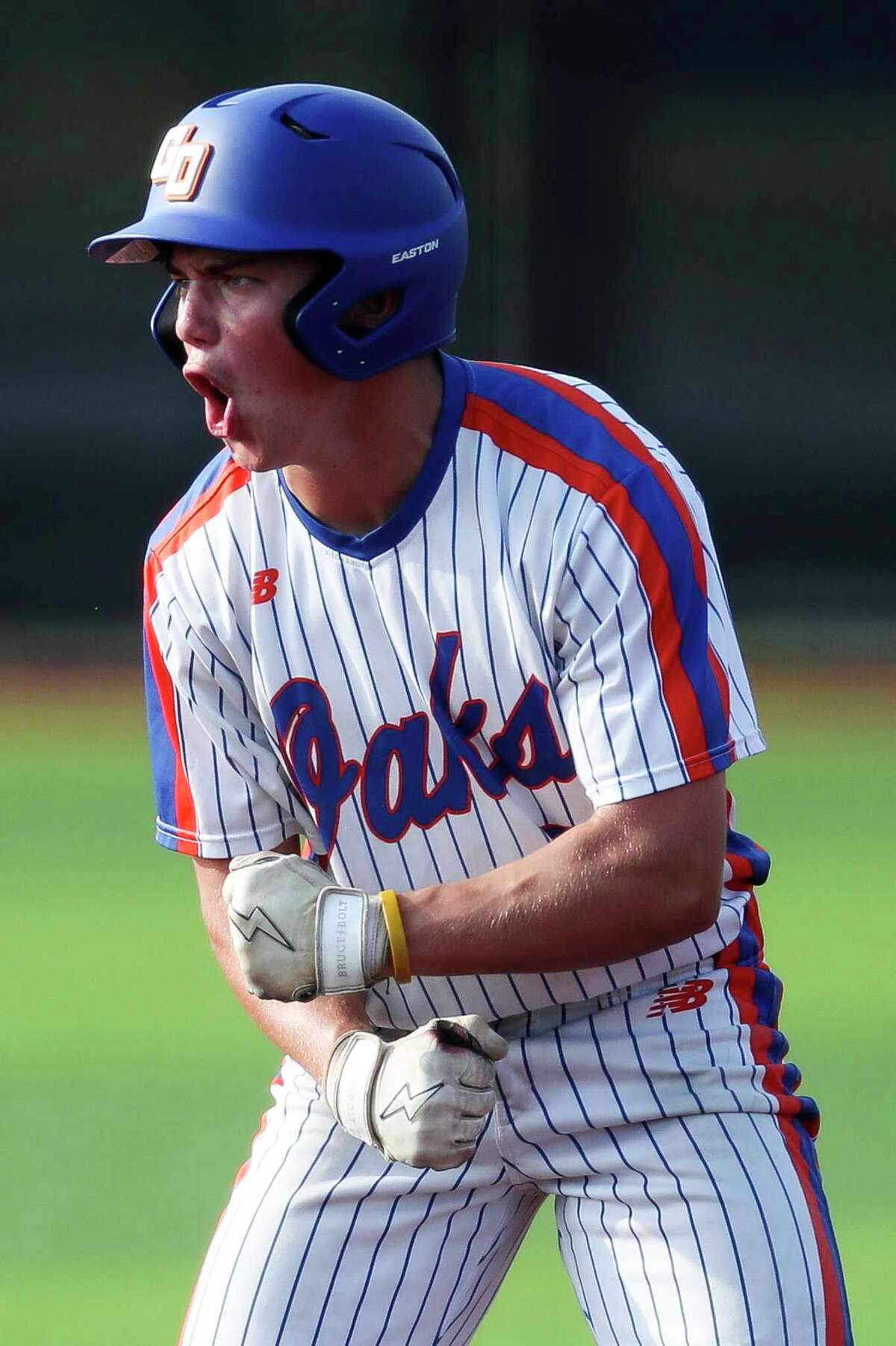 Klein Oak takes Game 1 as Grand Oaks struggles to bring in runs
