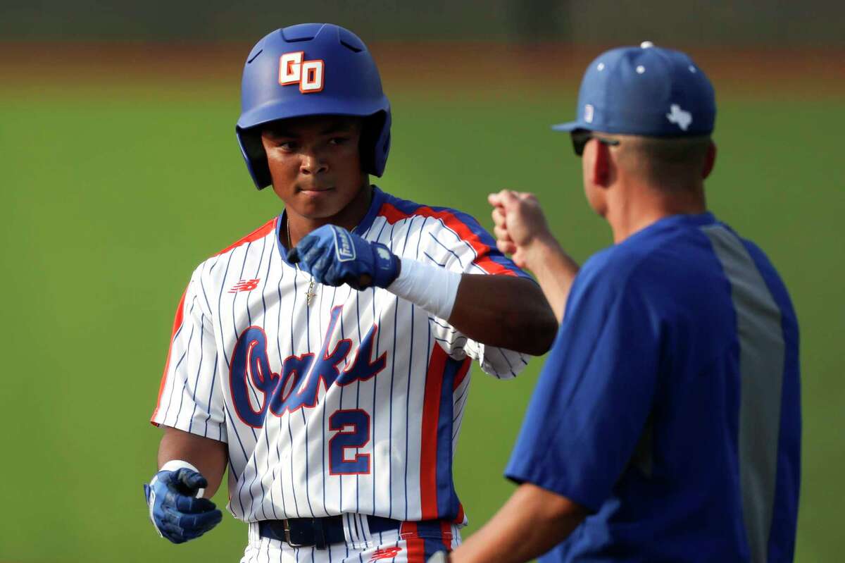 Klein Oak takes Game 1 as Grand Oaks struggles to bring in runs