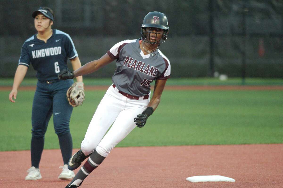 Pearland holds off Kingwood for softball playoff victory