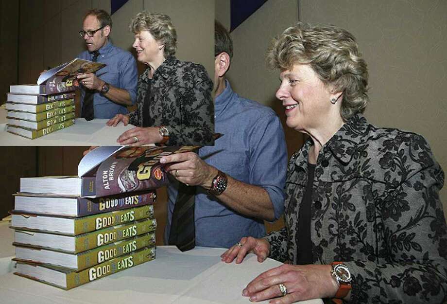 Authors, fans mingle at luncheon - San Antonio Express-News