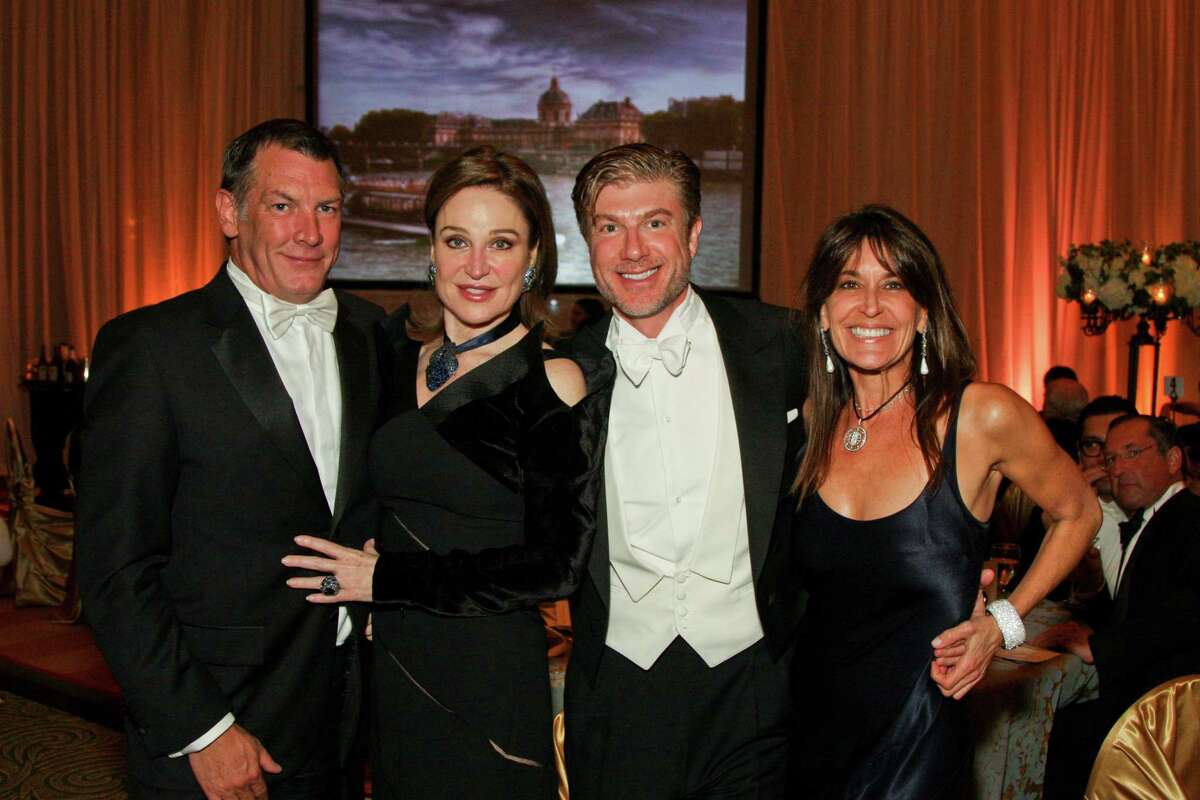 Former international modeling executive and Neal Hamil dead at 62