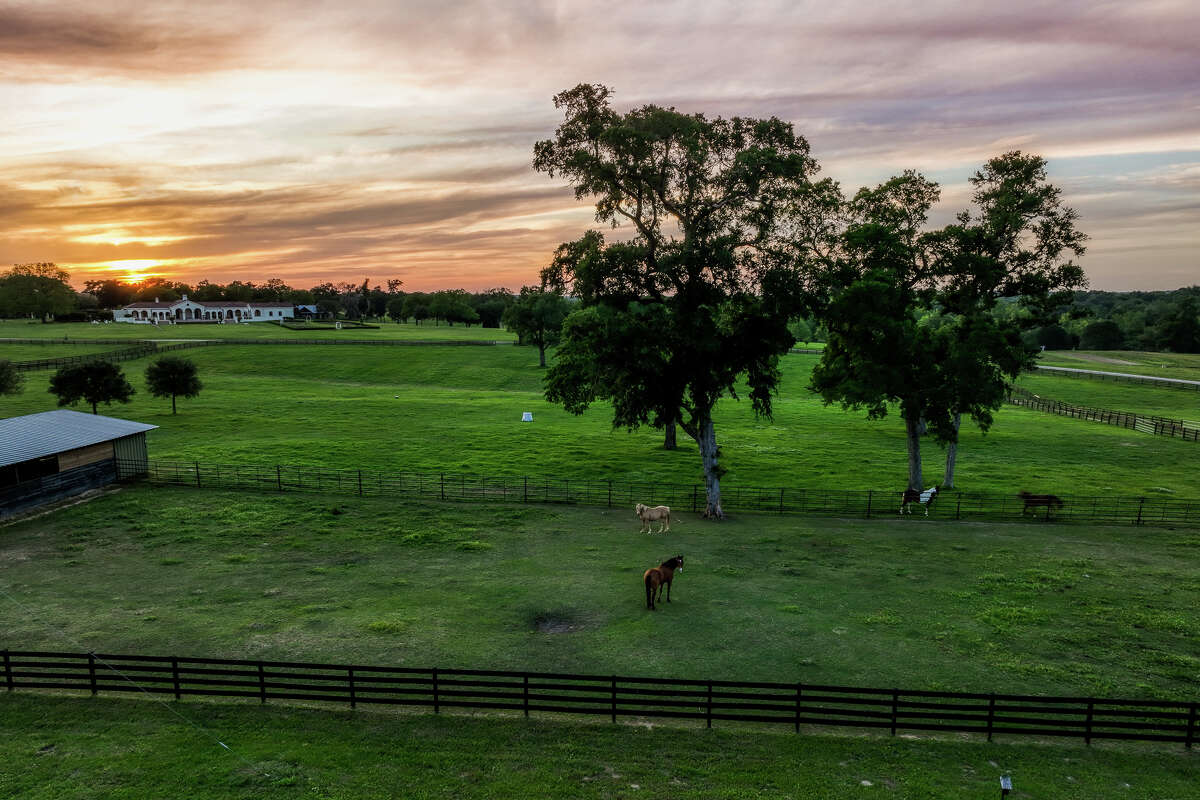 Inn at Dos Brisas, ranch resort north of Houston, for sale