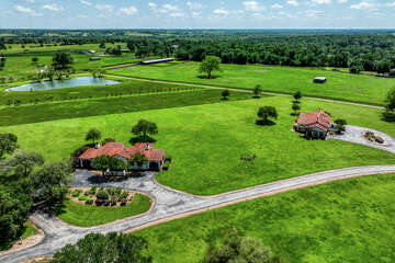 Drake's Houston home revealed to be $15 million ranch