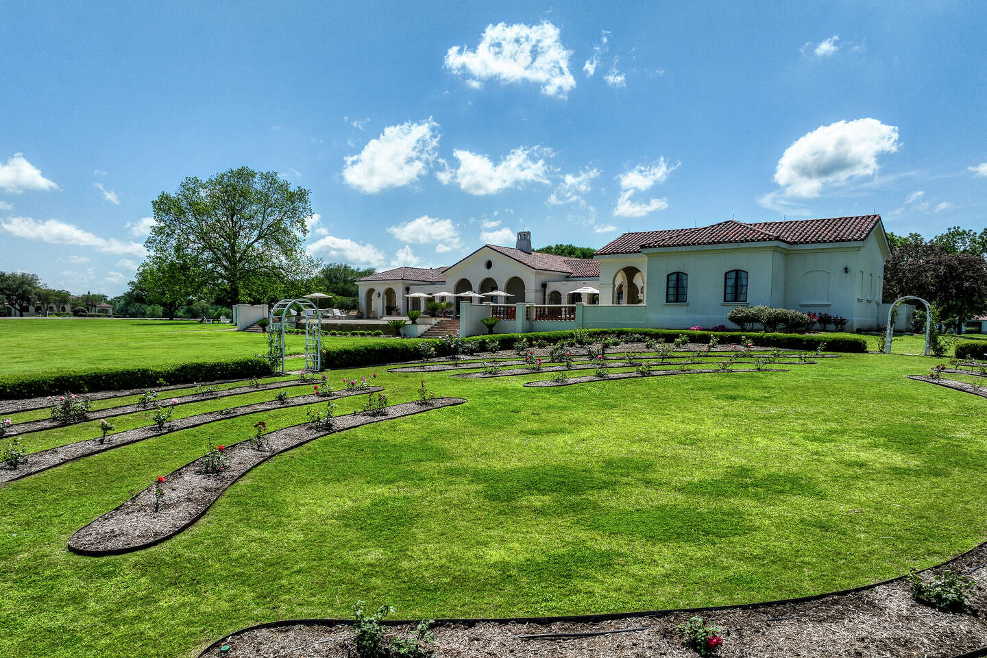 Drake's Houston home revealed to be $15 million ranch