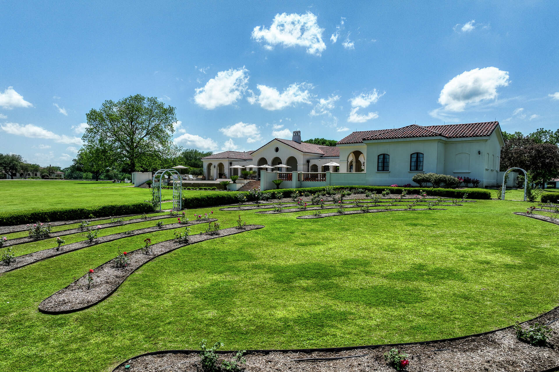 Drake's Houston home revealed to be $15 million ranch