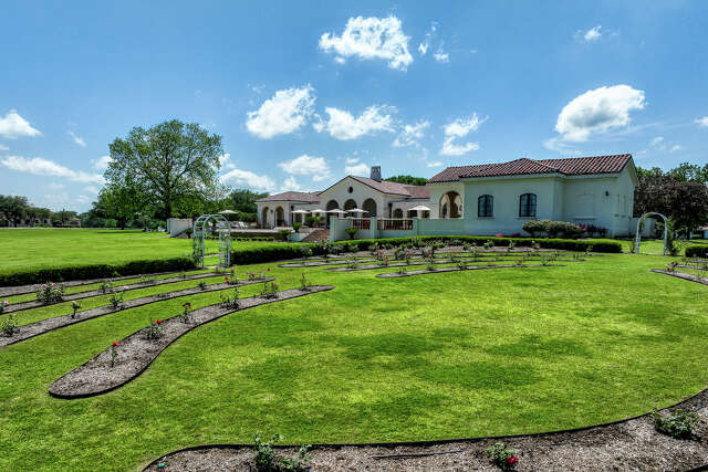 Drake's Houston home revealed to be $15 million ranch