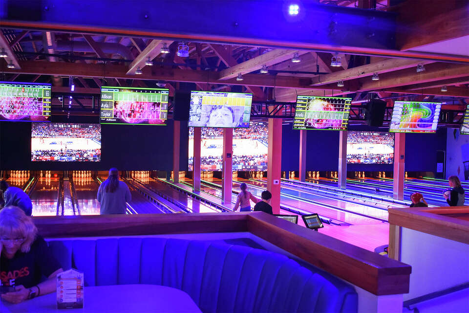 Chef Sam Choy expands his food empire to a Lake Tahoe bowling alley