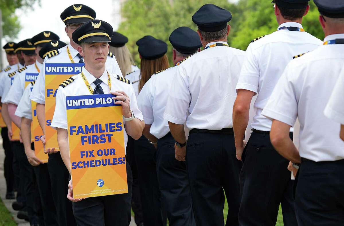 United Airlines Pilots Picket In Houston Across U S