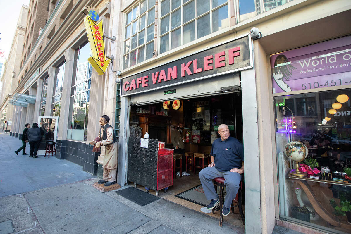 A legendary Oakland haunt marches on without its namesake