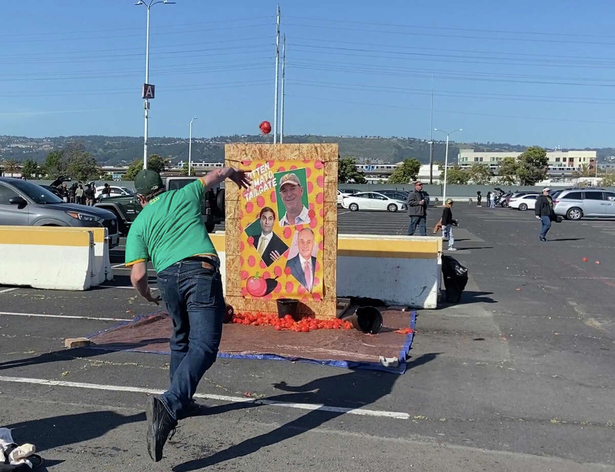 A's fans turn to tomato-throwing protest prior to Friday's game
