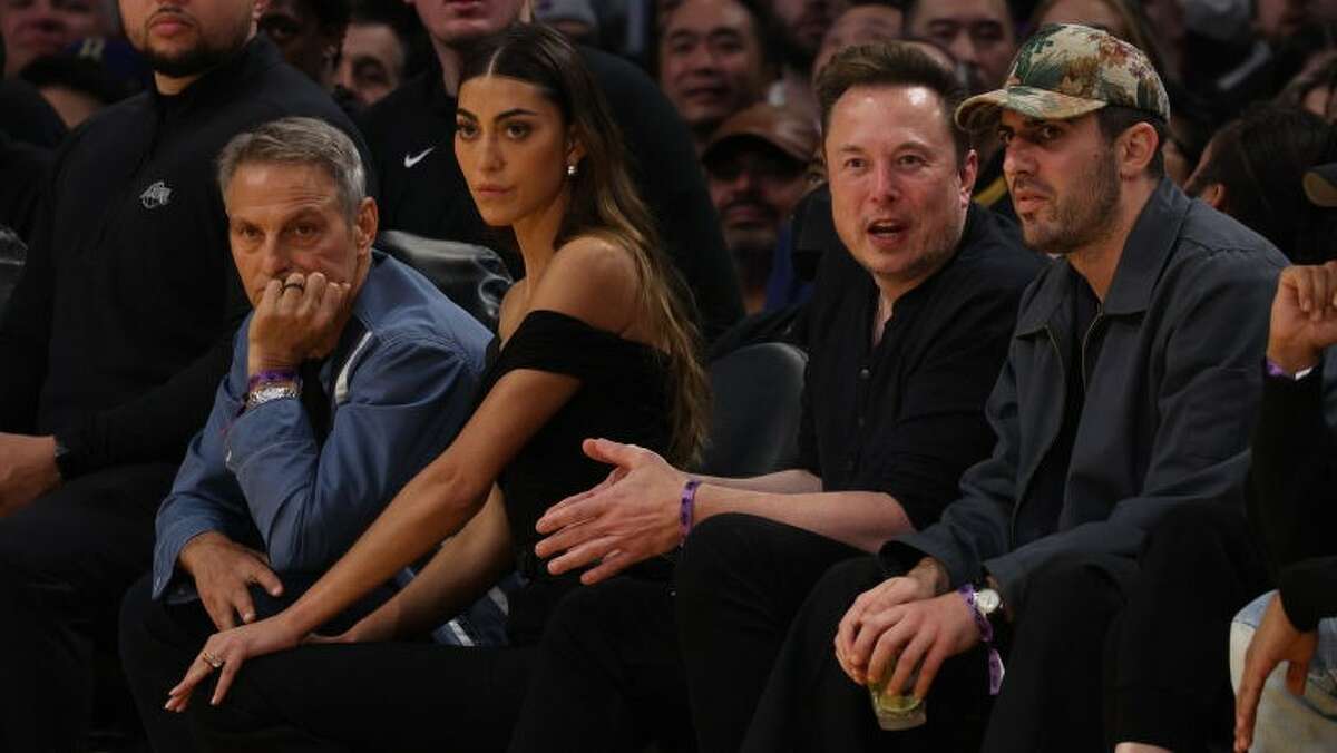 Elon Musk Bad Bunny Leo Dicaprio Among Warriors Lakers Game 6 Celebs