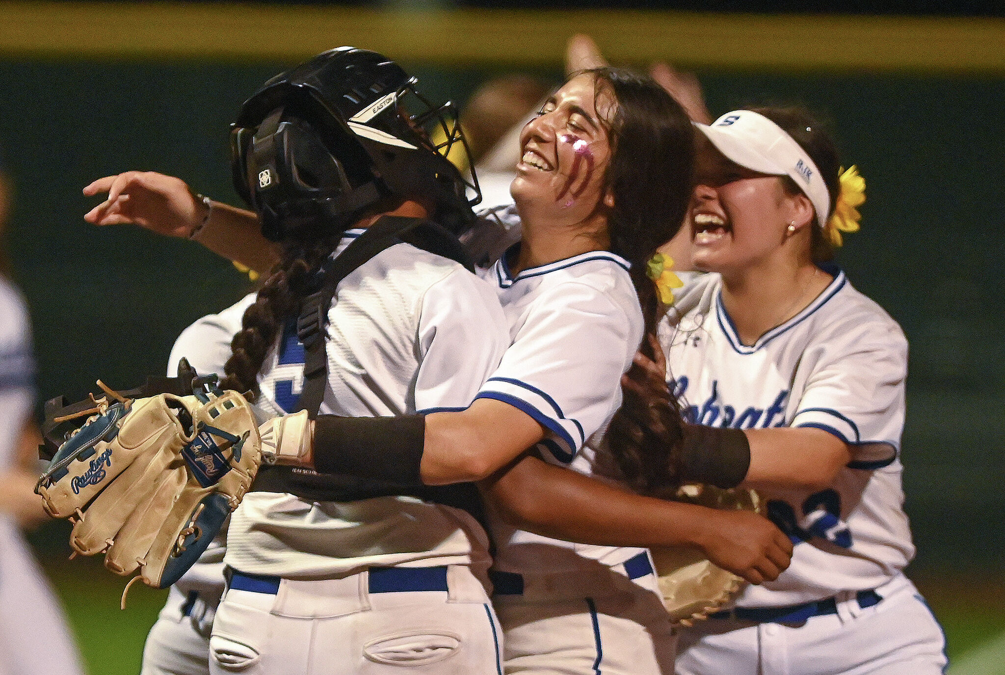 Softball: South San tops Smithson Valley to force Game 3