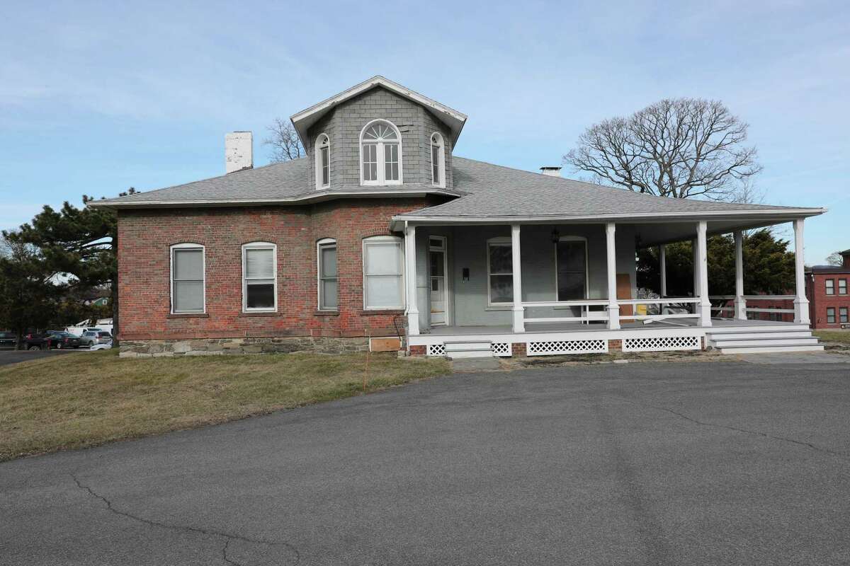 Watervliet Arsenal's historic military quarters may be razed