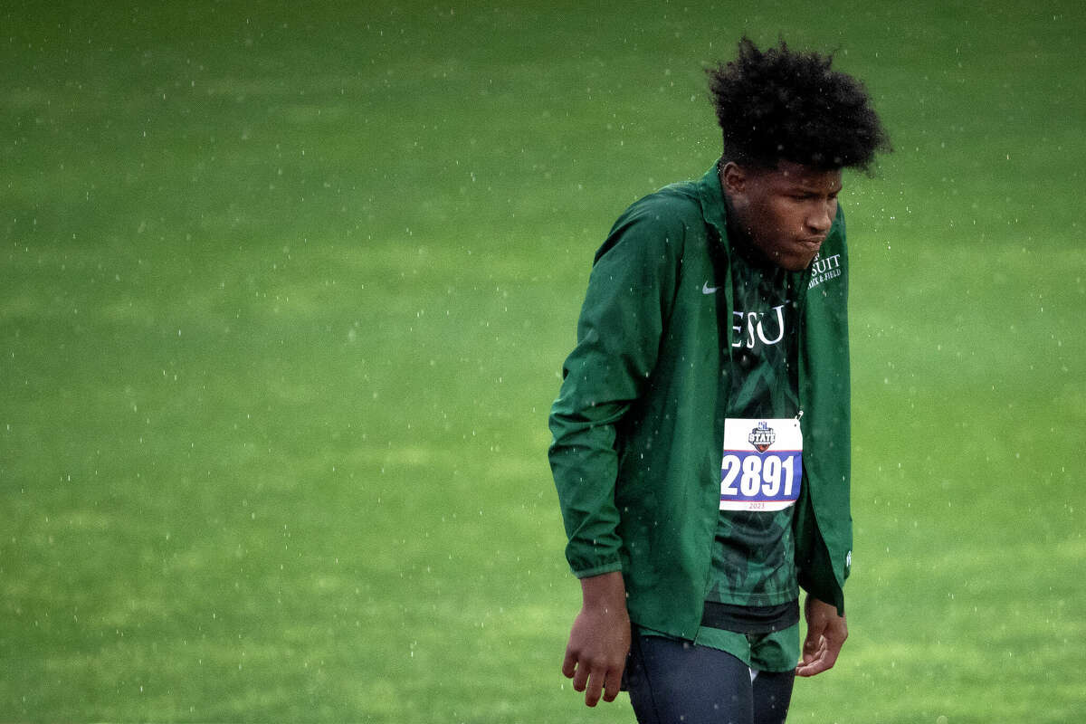 Grand Oaks’ Price, The Woodlands’ relays lead county at state track