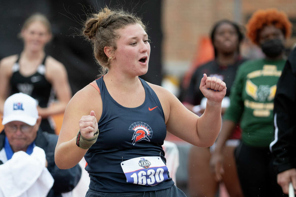 Grand Oaks’ Price, The Woodlands’ relays lead county at state track