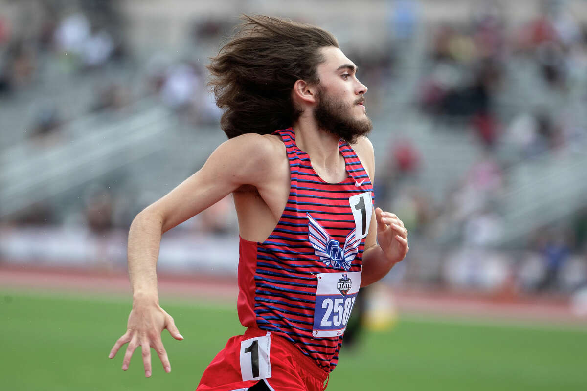 Grand Oaks’ Price, The Woodlands’ relays lead county at state track