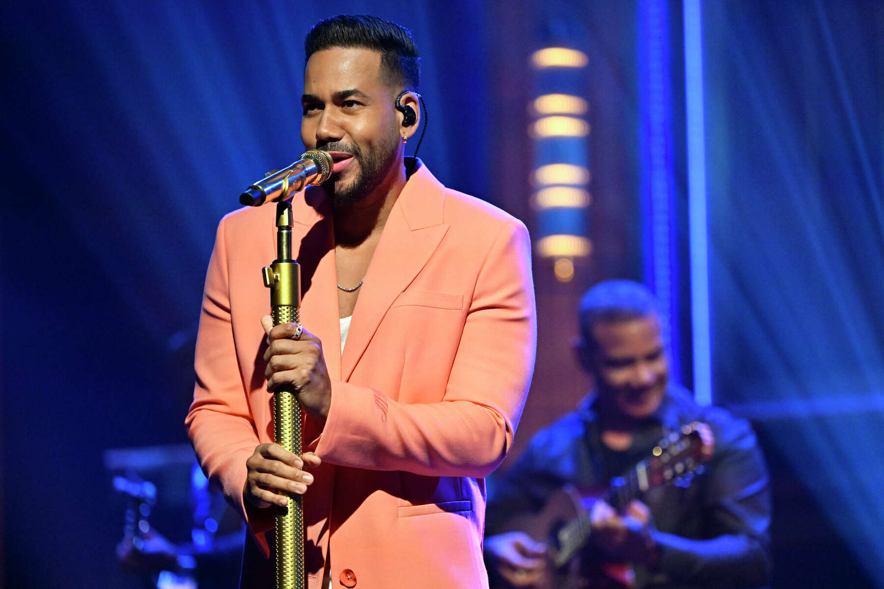 Romeo Santos Formula Vol 2 Tracklist