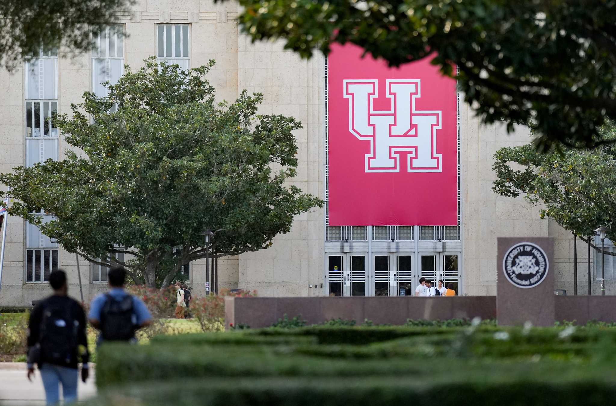 University of Houston eyes new freshman housing project