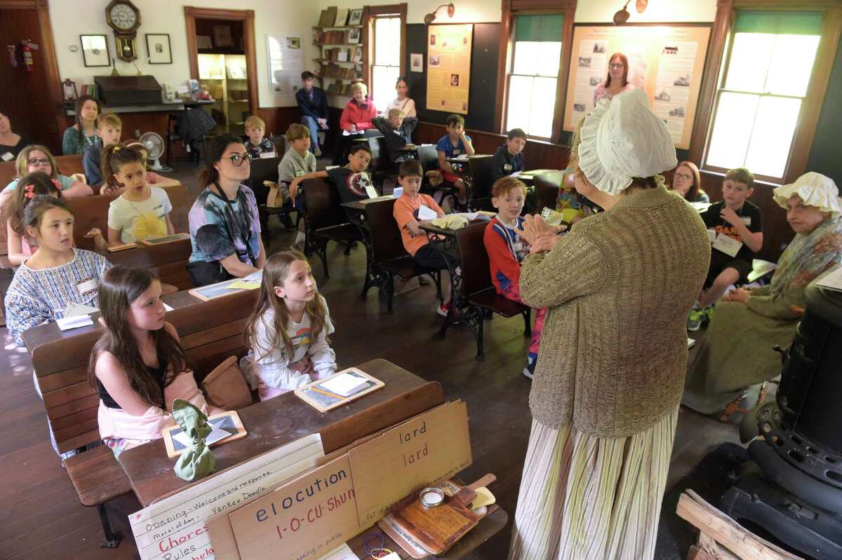 Ridgefield 3rd graders reenact 1800s life at one-room schoolhouse