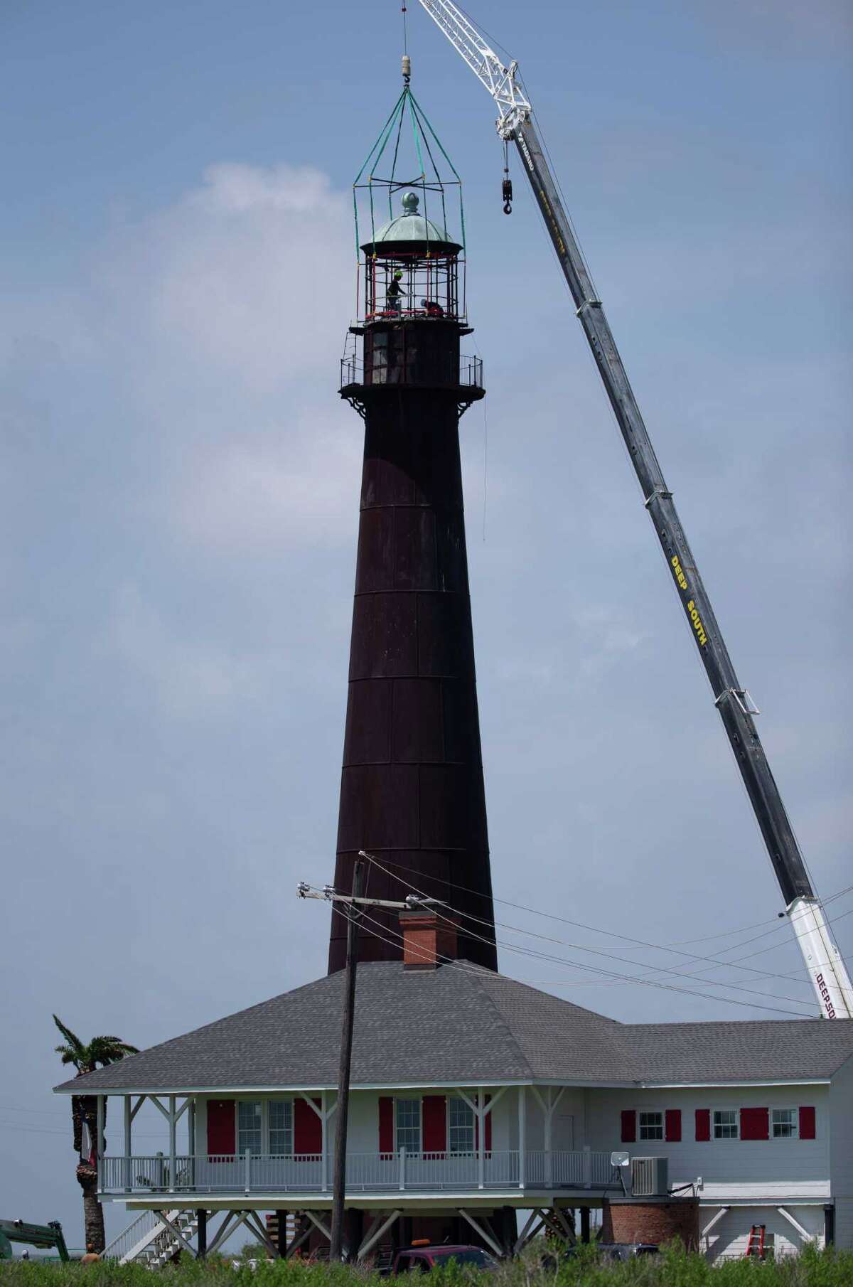 Bolivar Peninsula lighthouse top removed for restoration project