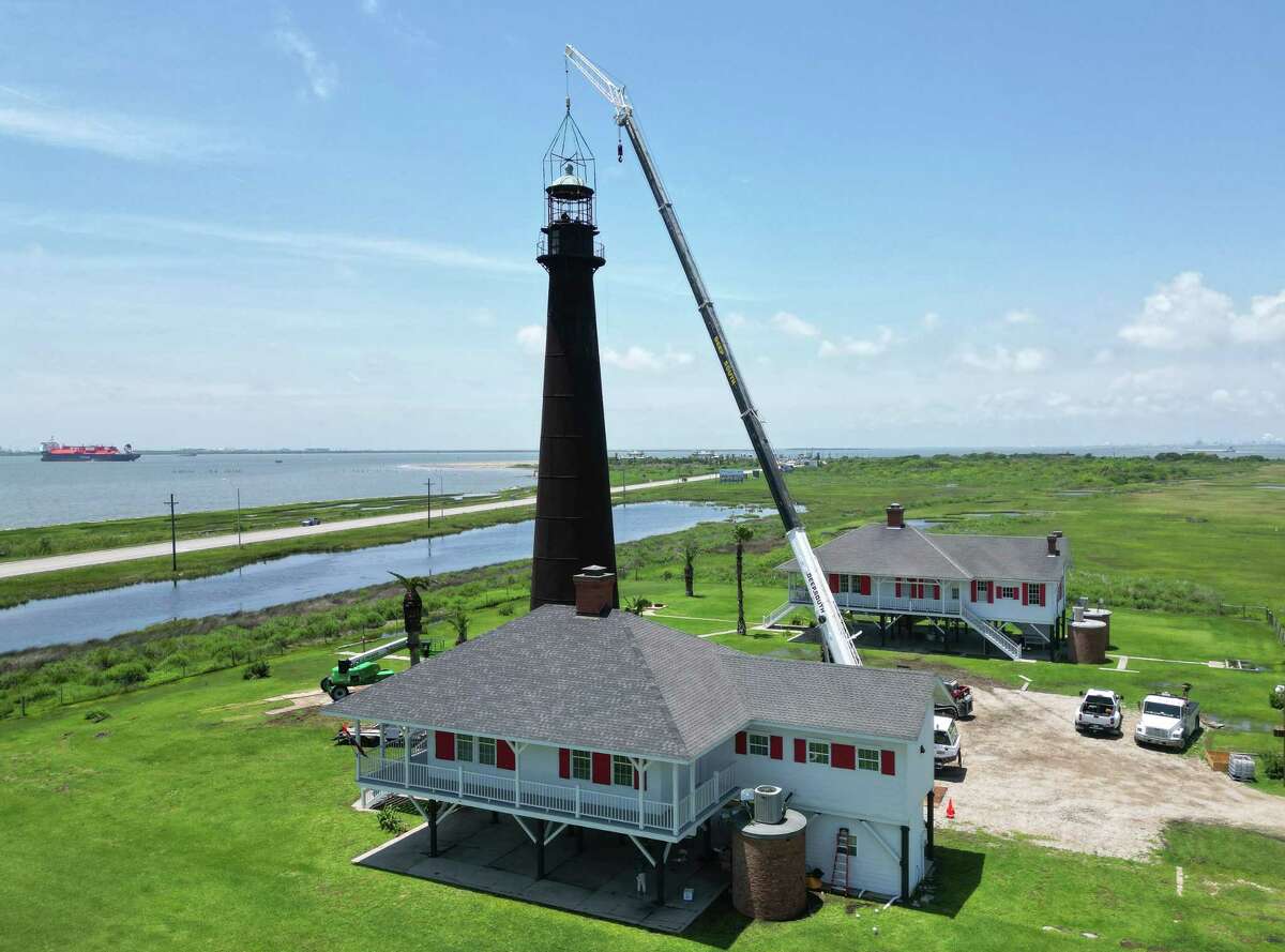 Bolivar Peninsula lighthouse top removed for restoration project