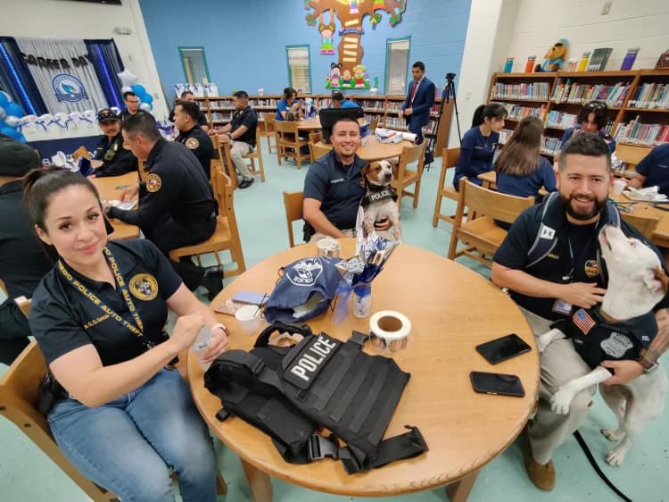 Laredo PD, K-9s visit Santa Maria Elementary School for career day