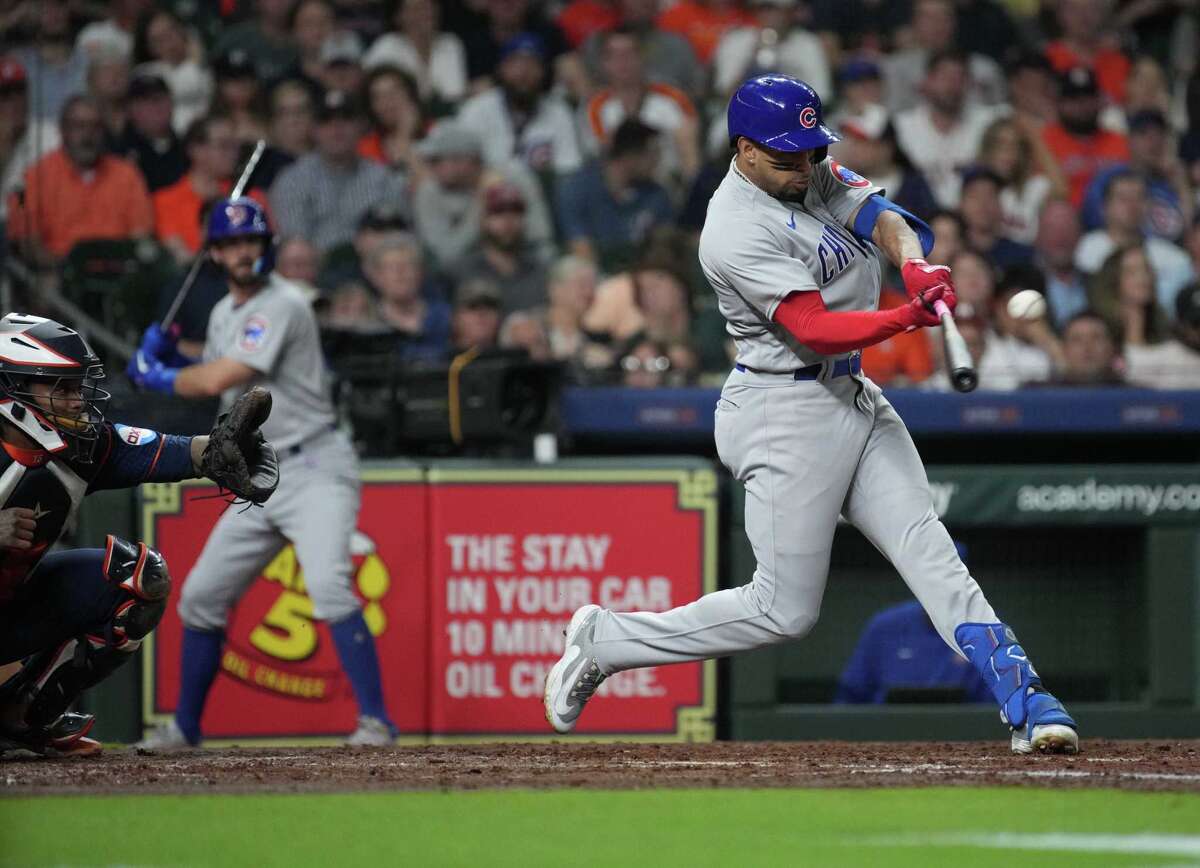 Houston Astros defeat Chicago Cubs in wacky series opener