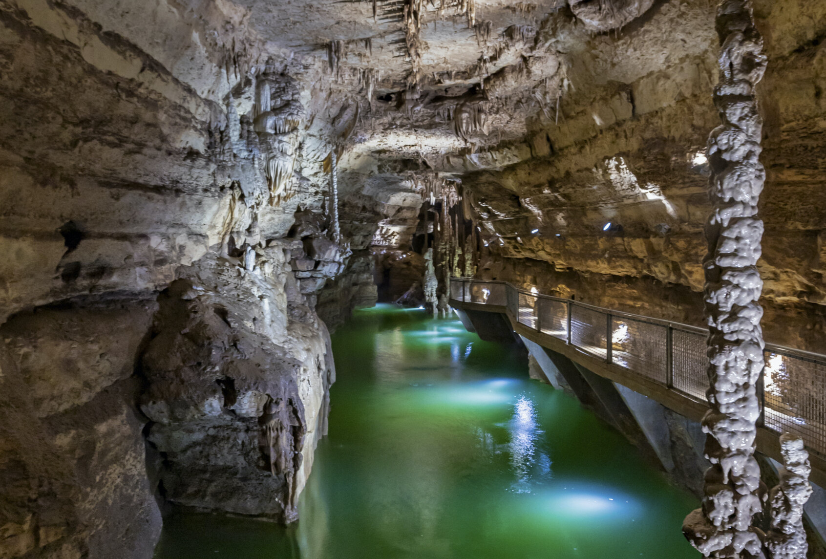 Texas' coolest underground caverns near San Antonio