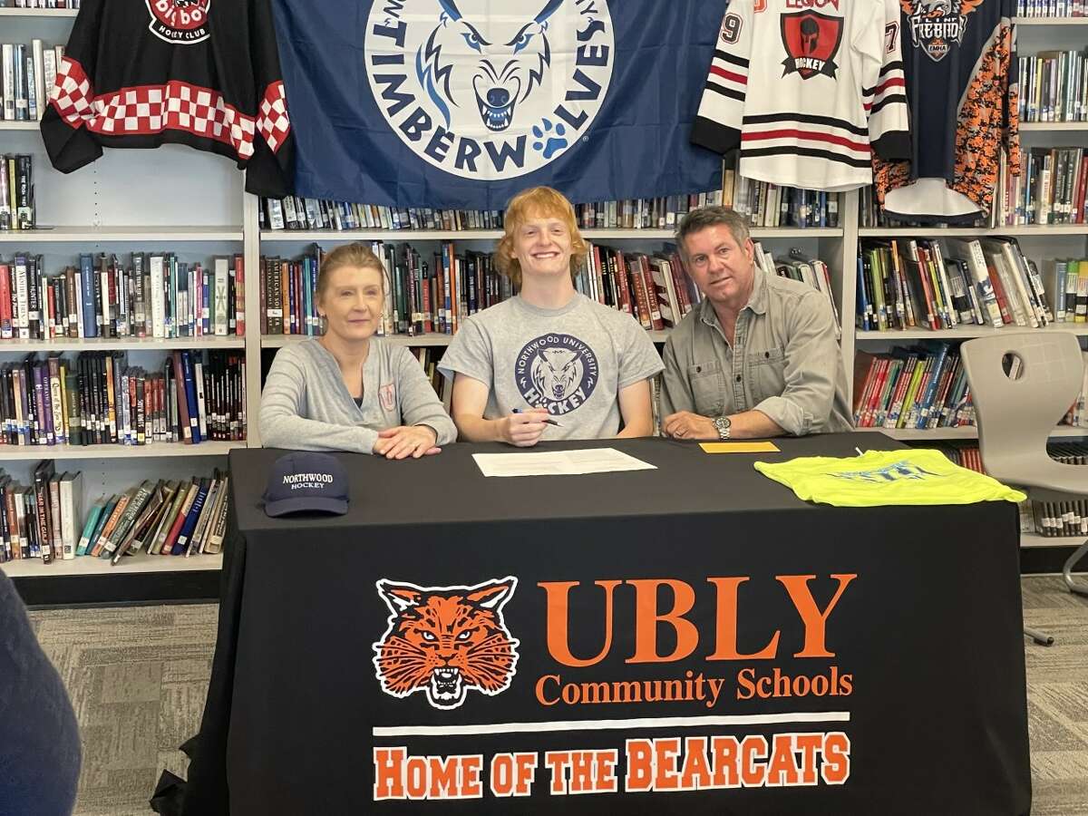 Ubly's Andrew Vogel to play hockey at Northwood University