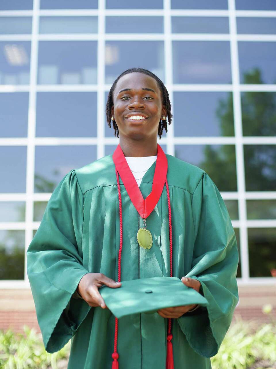Houston senior who never thought he'd go to college gets full ride