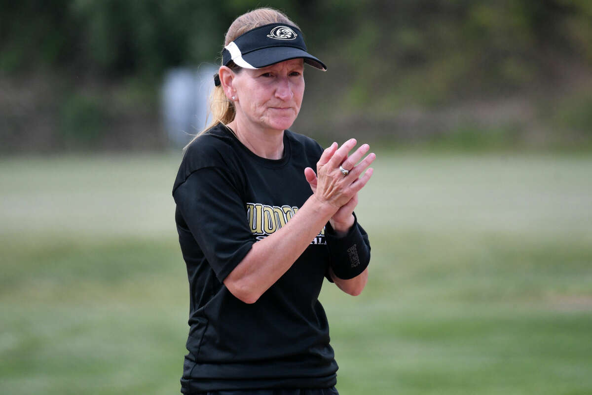 Julia Rowley's sixth inning two-run HR extends Woodland win streak