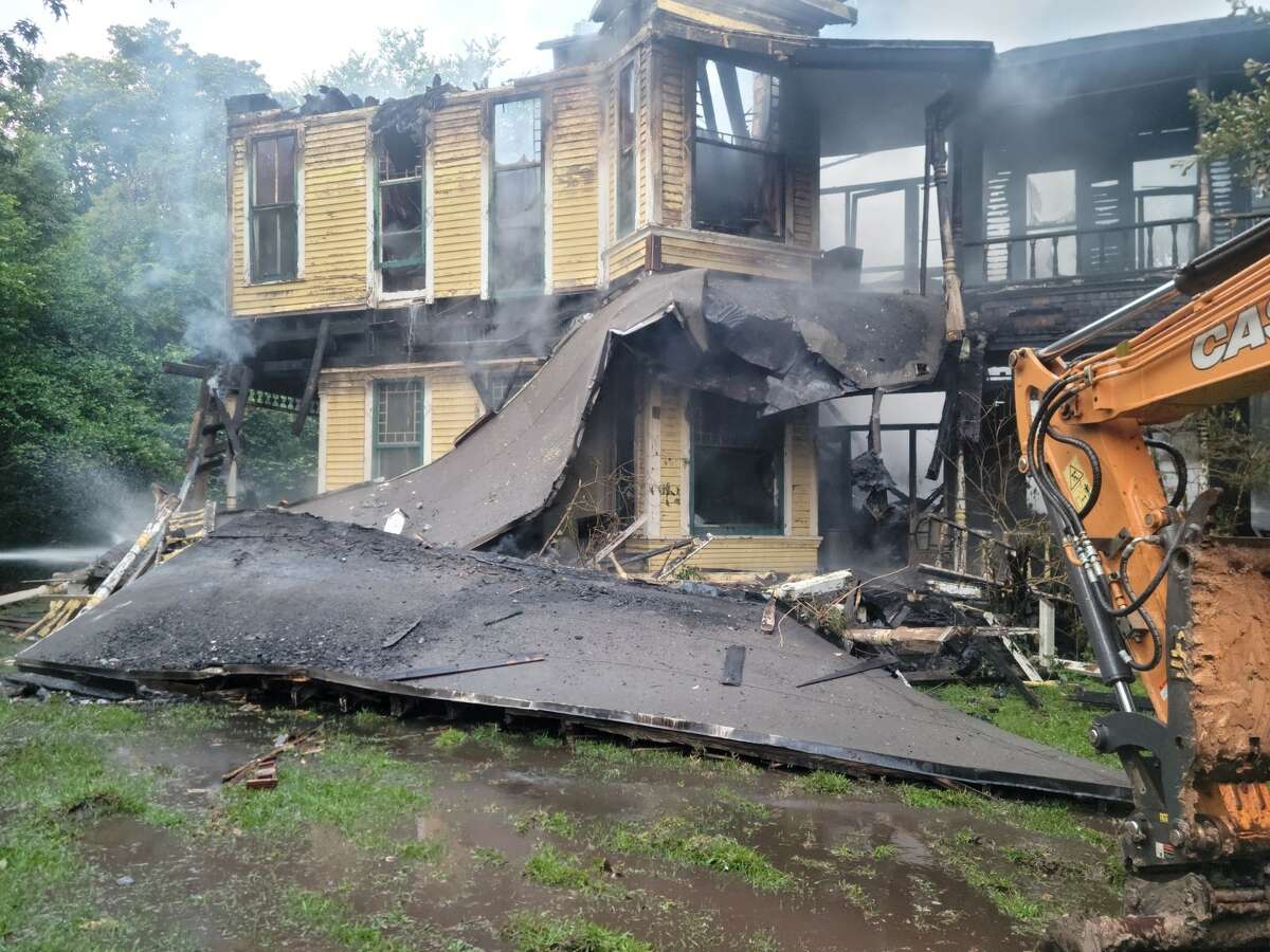 Dickinson's oldest home destroyed in large fire