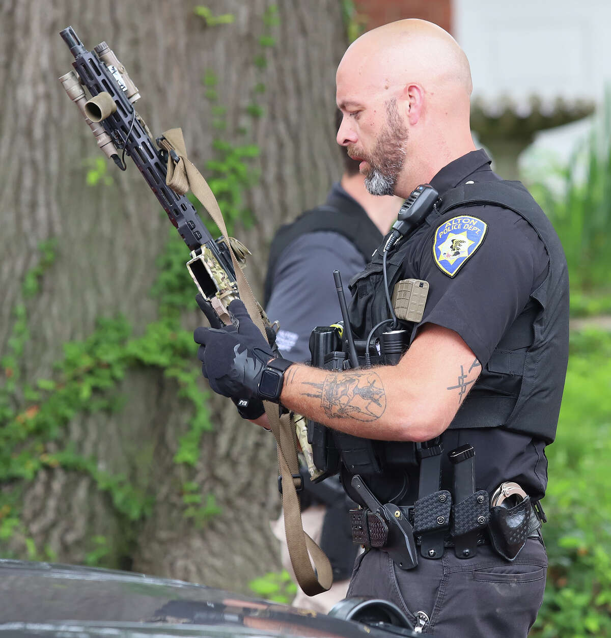 One hospitalized, one in custody after Alton shooting Tuesday