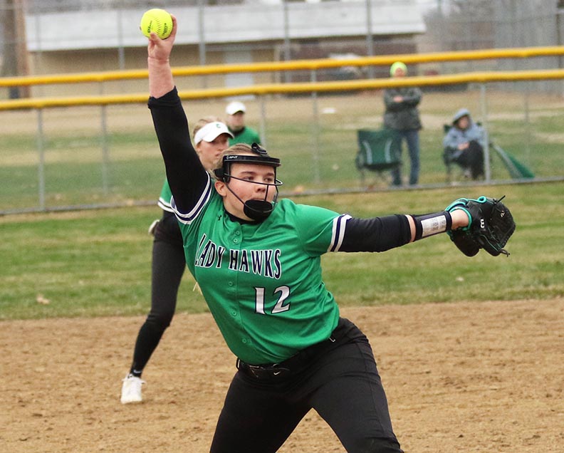 Uhles' no-hitter gets Hawks a title shot in 1A regional