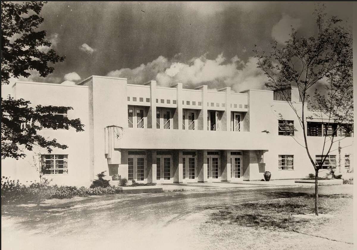 Alden Dow designed the first Midland Country Club which opened in 1931