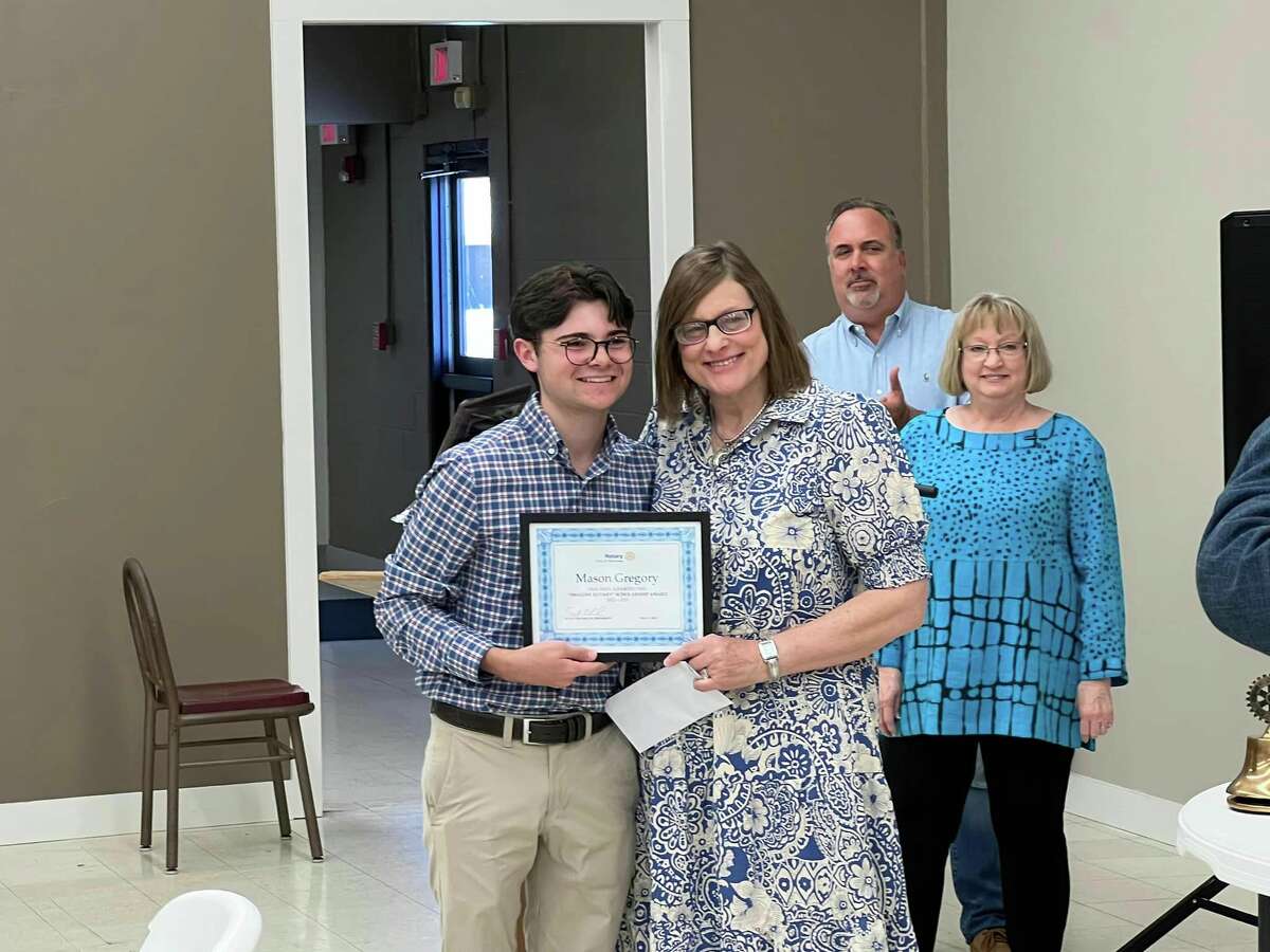 Plainview Rotary Club recognizes scholarship winners