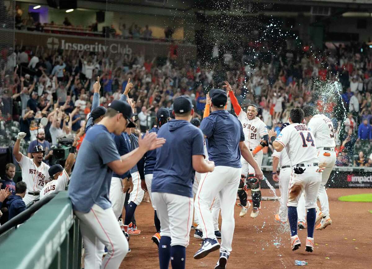 Houston Astros: Stirring comeback vs. Cubs leads to 'win of the year'