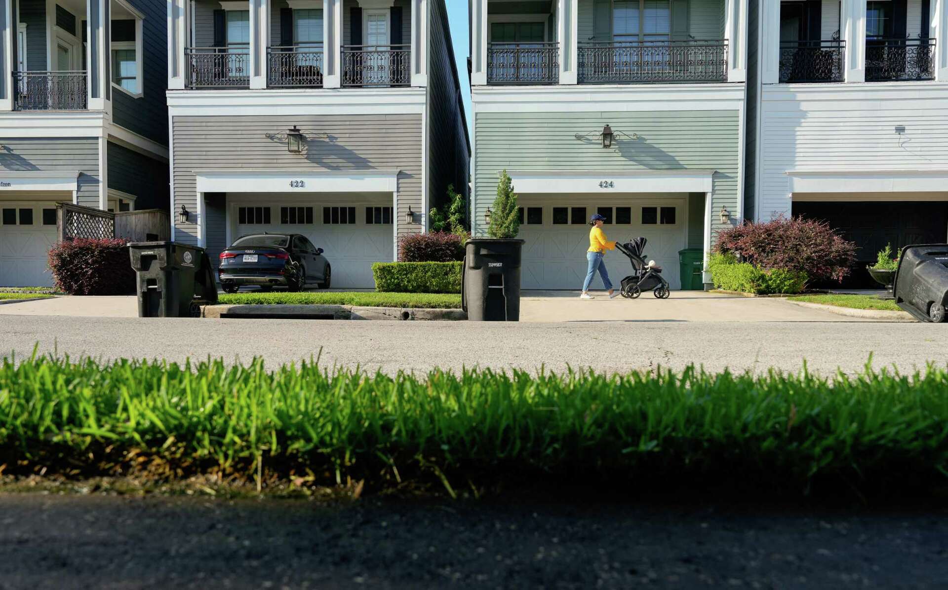 Planners, developers split on driveways for townhomes