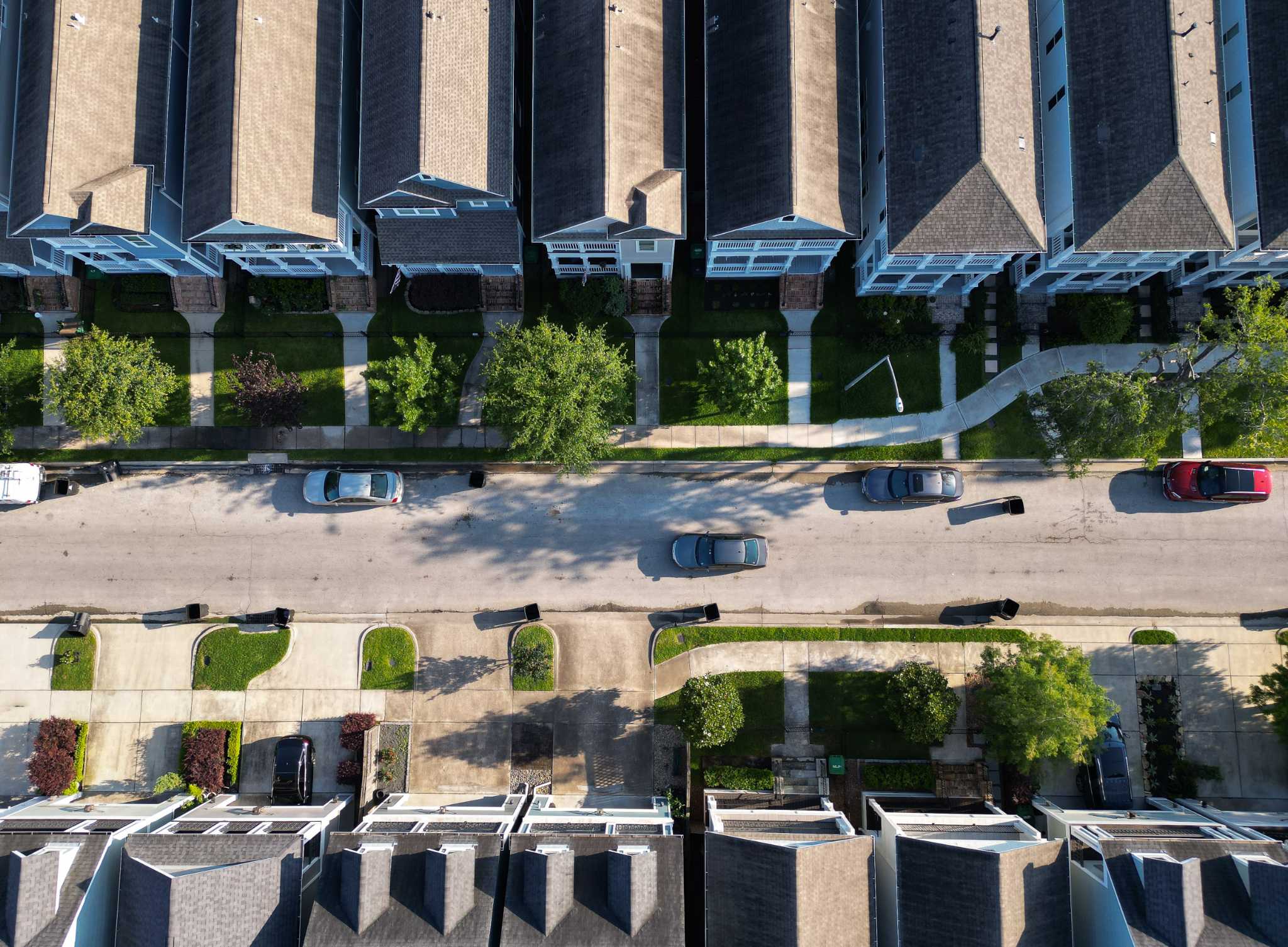 Planners, developers split on driveways for townhomes